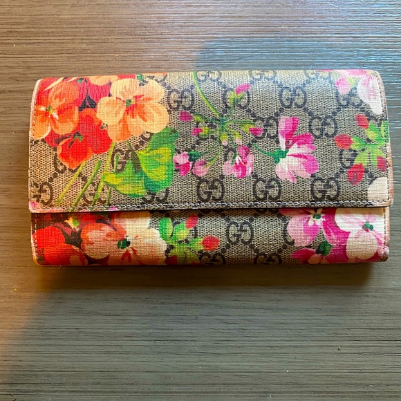 Gucci | Bags | Euc Womens Gg Gucci Blooms Snap Wallet Pink Flowers ...